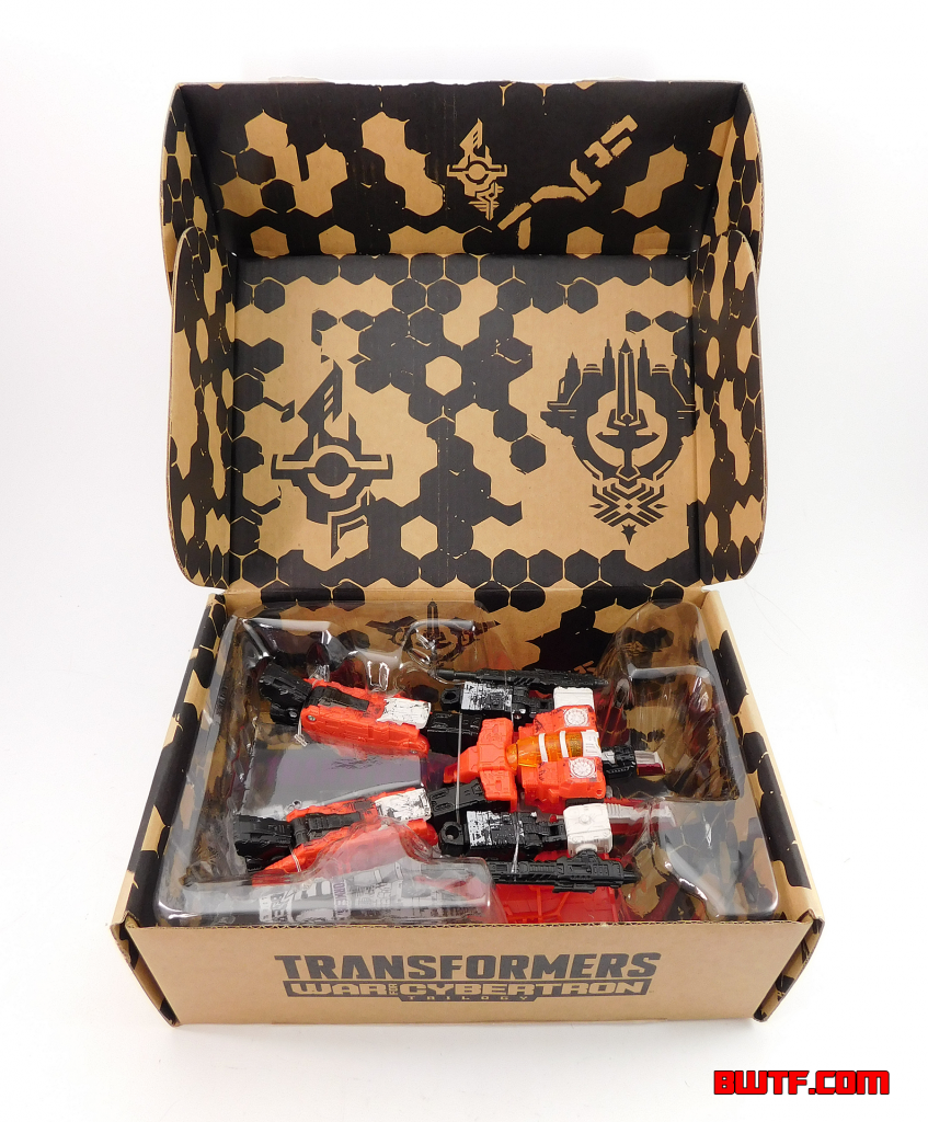 "Generations Selects" War for Cybertron: Siege Red Wing Toy Review ...